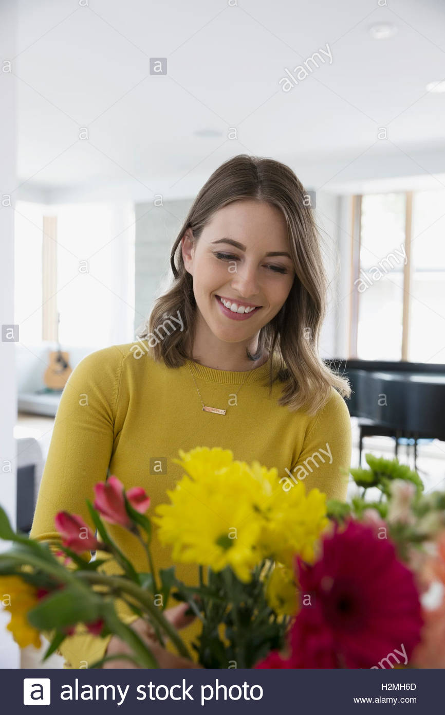 Flowers for arranging hi-res stock photography and images - Alamy