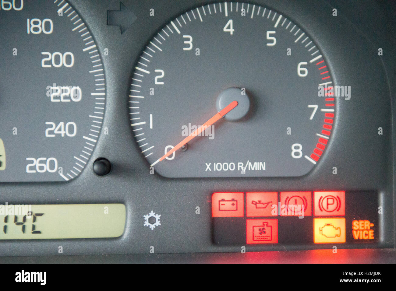 Oil warning signs hi-res stock photography and images - Alamy