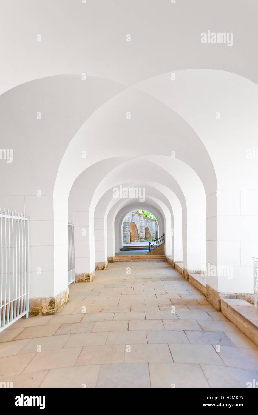 Form open column hi-res stock photography and images - Alamy