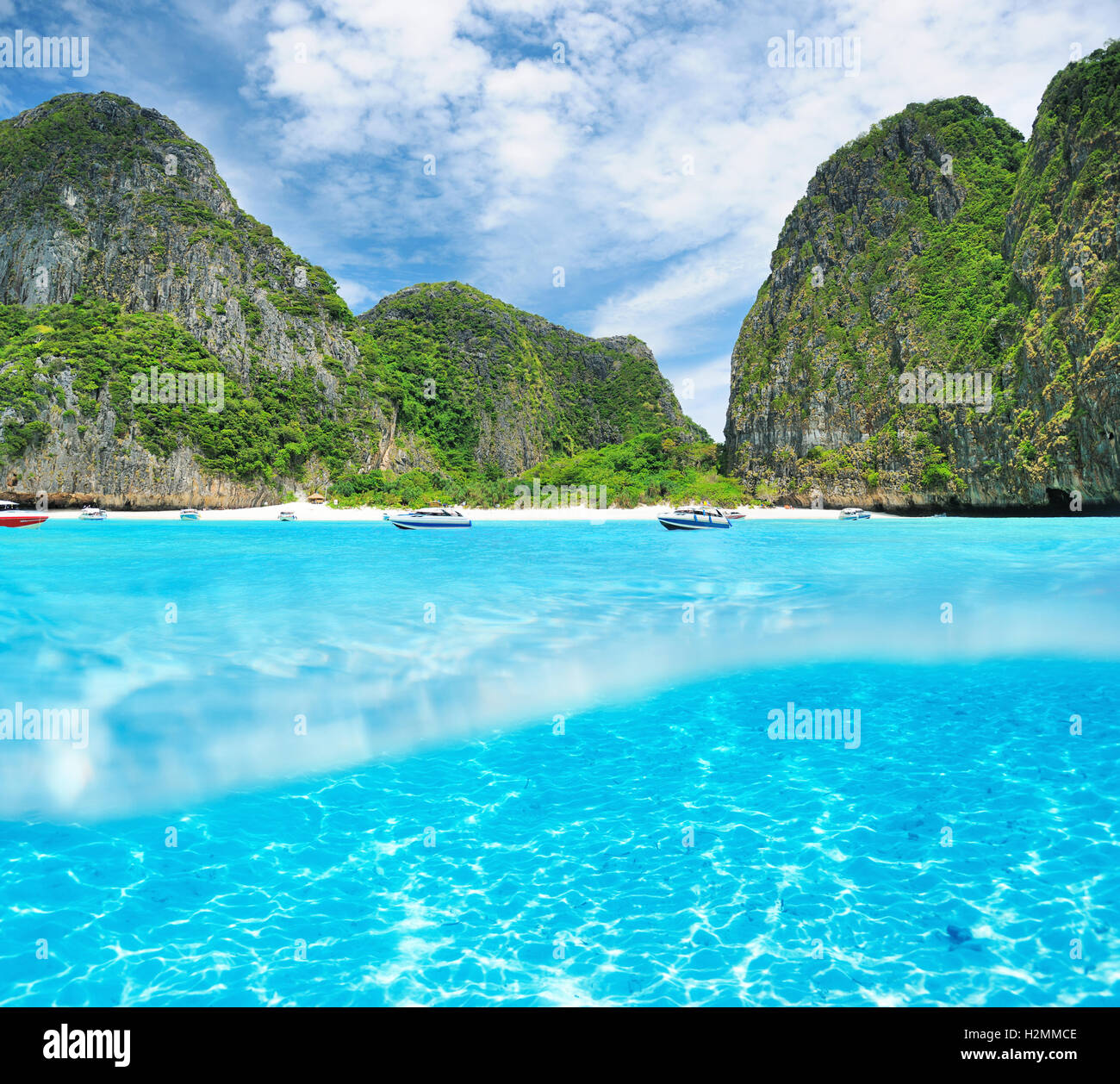 Beautiful lagoon with white sand bottom underwater view Stock Photo - Alamy