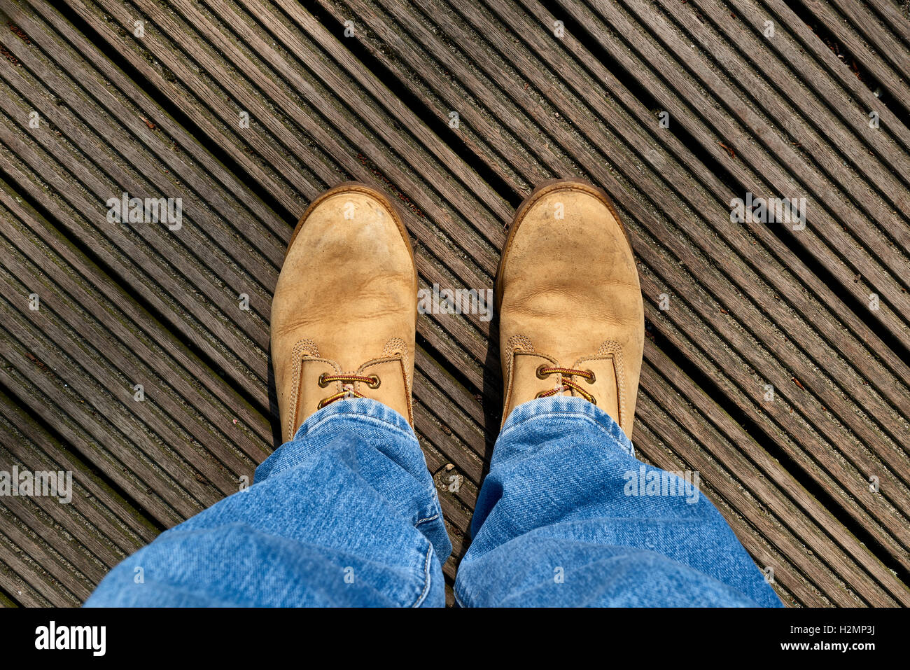 Legs human standing hi-res stock photography and images - Alamy