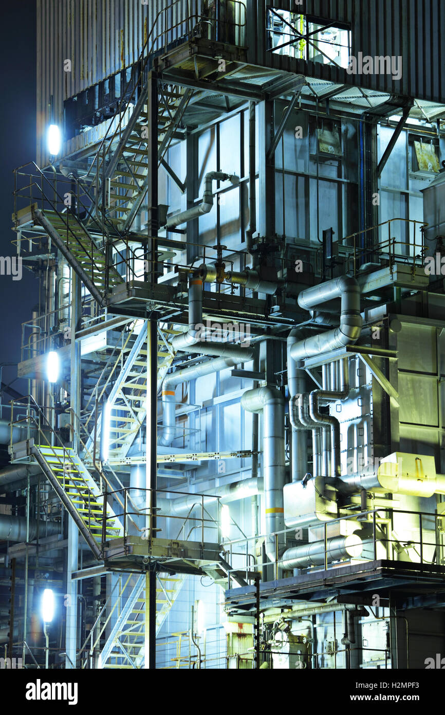 Complex refinery hi-res stock photography and images - Alamy