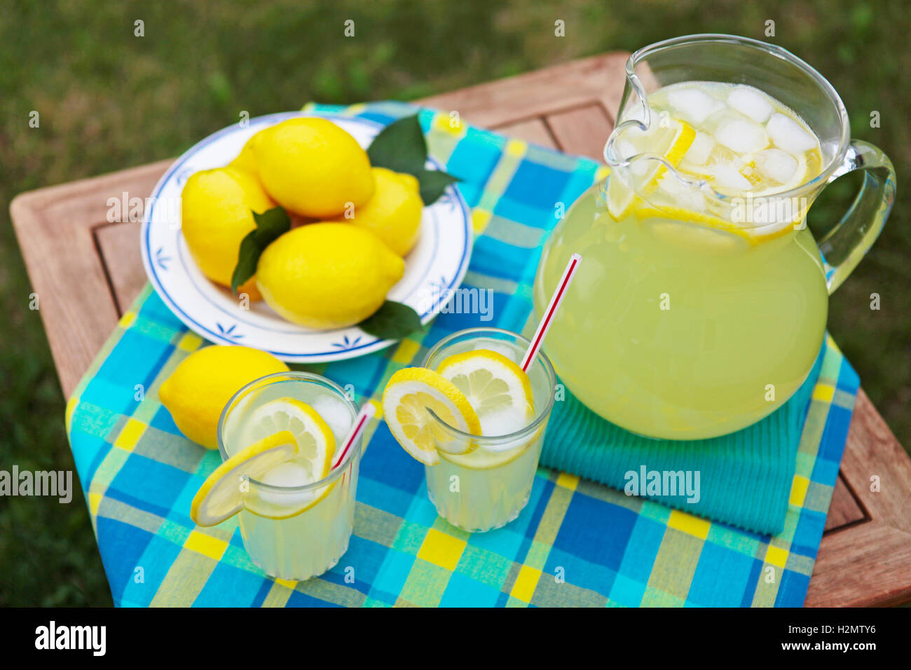 Blue lemonade stand hi-res stock photography and images - Alamy