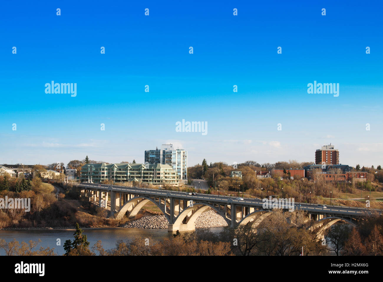 Saskatoon bridges hi-res stock photography and images - Alamy