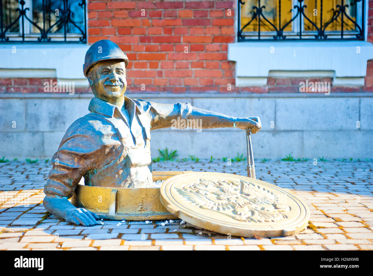 Sculpture man in suit hi-res stock photography and images - Alamy