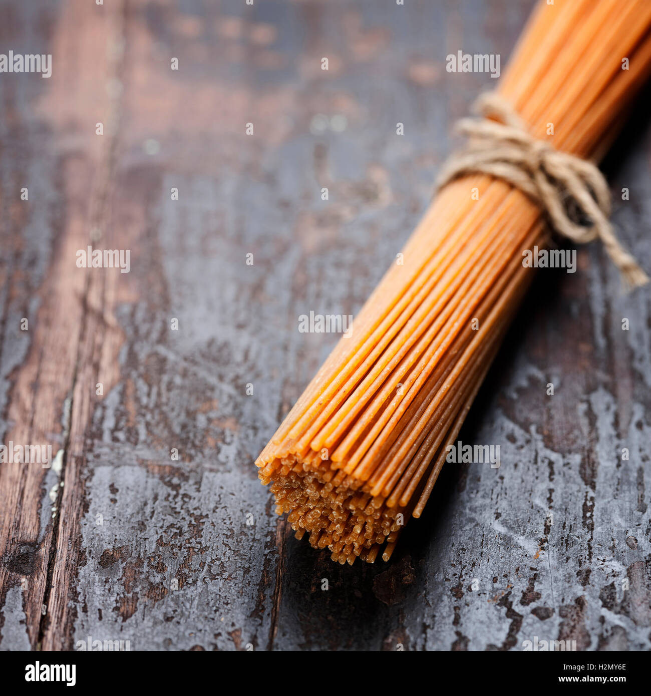 whole wheat spaghetti Stock Photo - Alamy