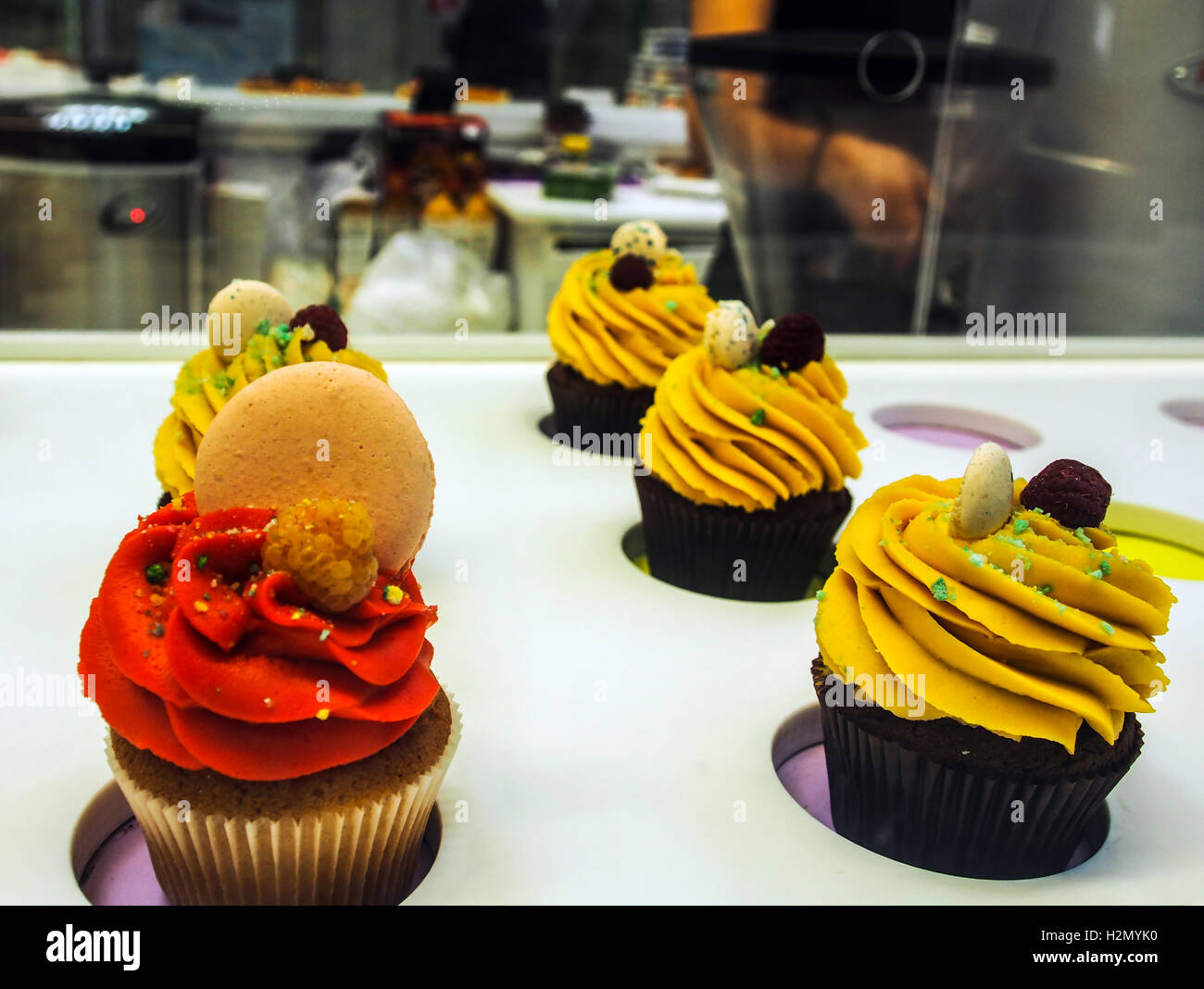 Colorful cupcakes hi-res stock photography and images - Alamy