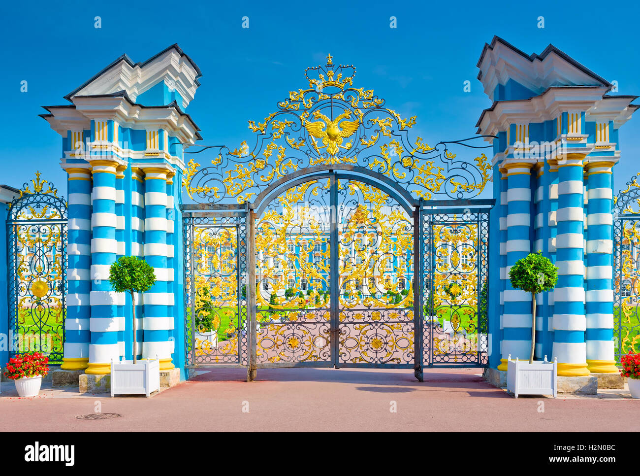 beautiful view of the king's gate in the Catherine Park Stock Photo - Alamy