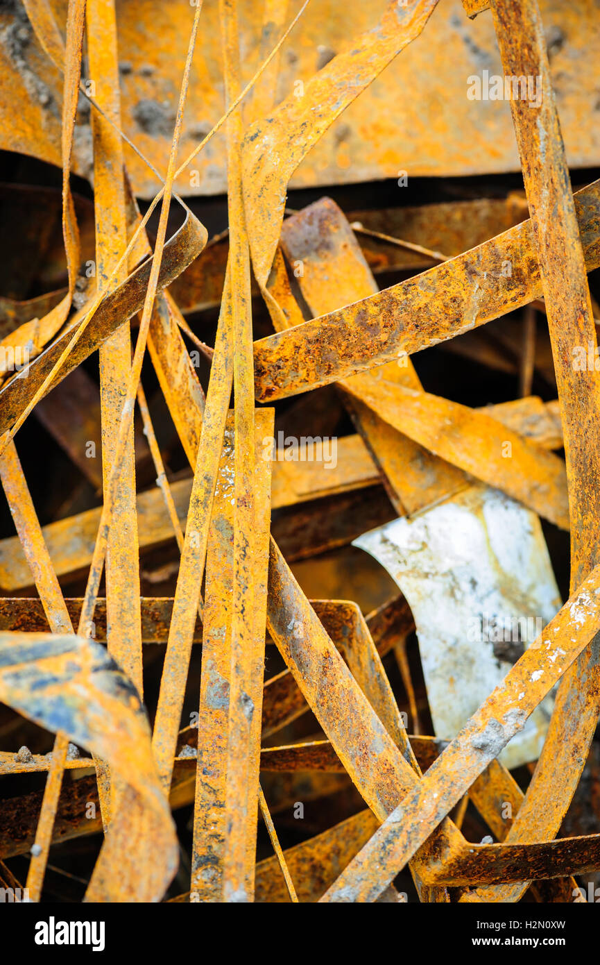 heap of rusty metal-scrap Stock Photo - Alamy