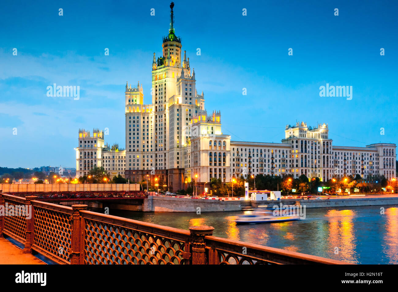 Night illuminated moscow famous stalin hi-res stock photography and ...
