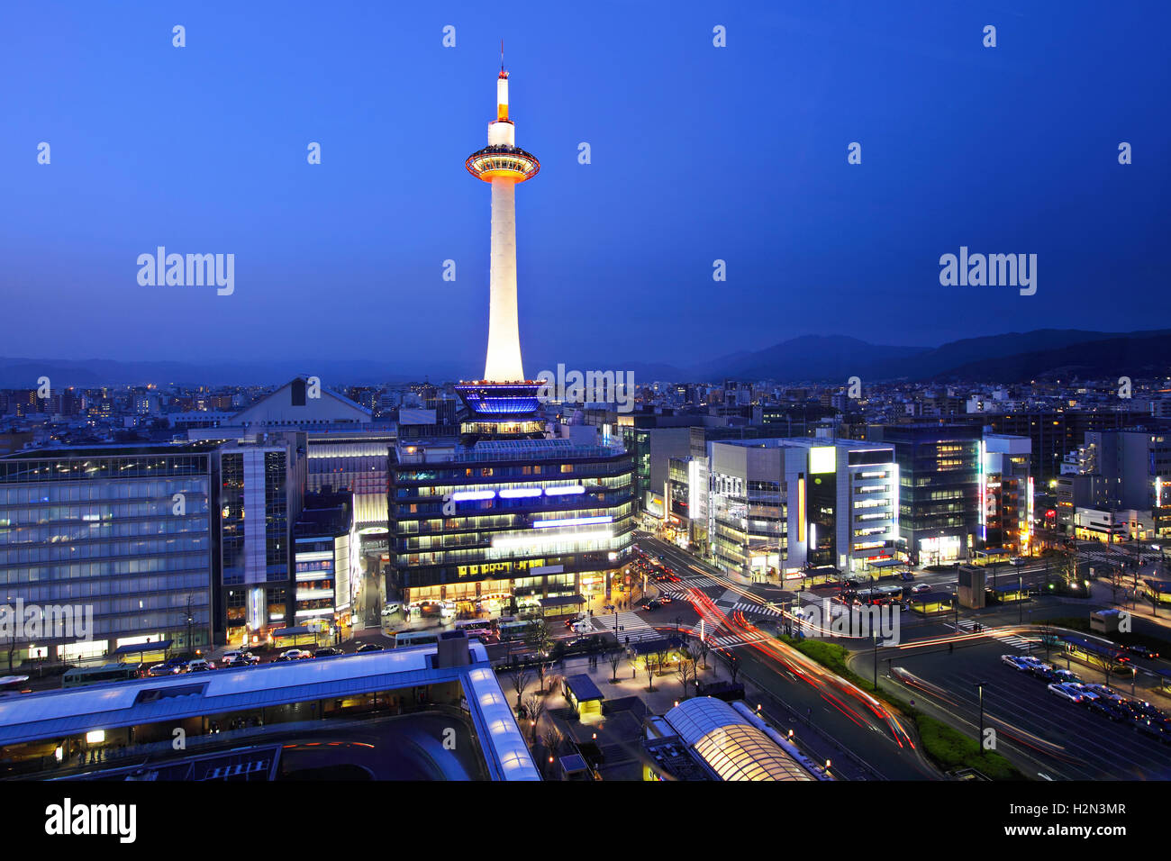 Kyoto modern buildings hi-res stock photography and images - Alamy
