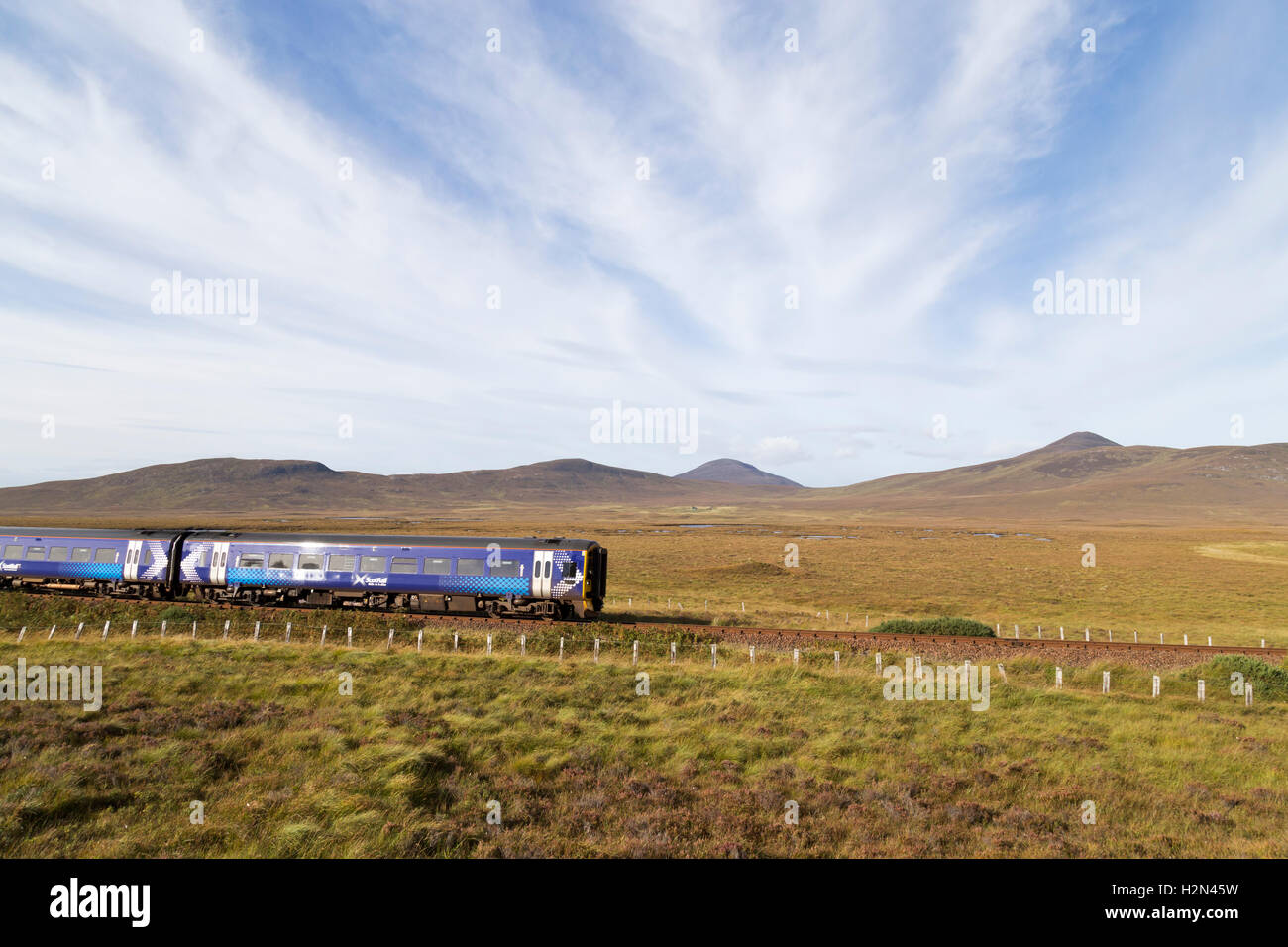 Scotrail train hi-res stock photography and images - Alamy