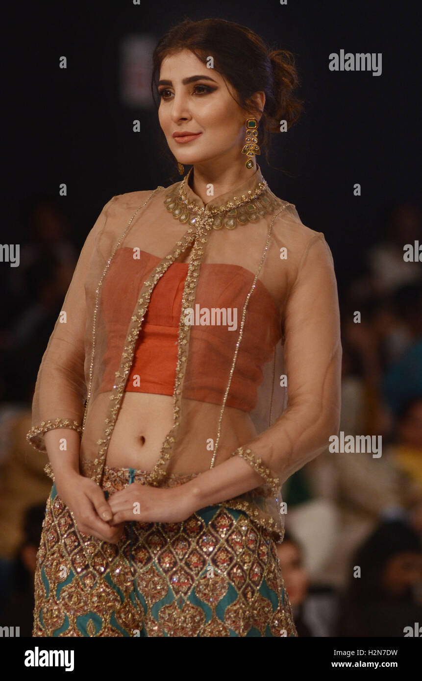 Wedding day pakistan hi-res stock photography and images - Alamy