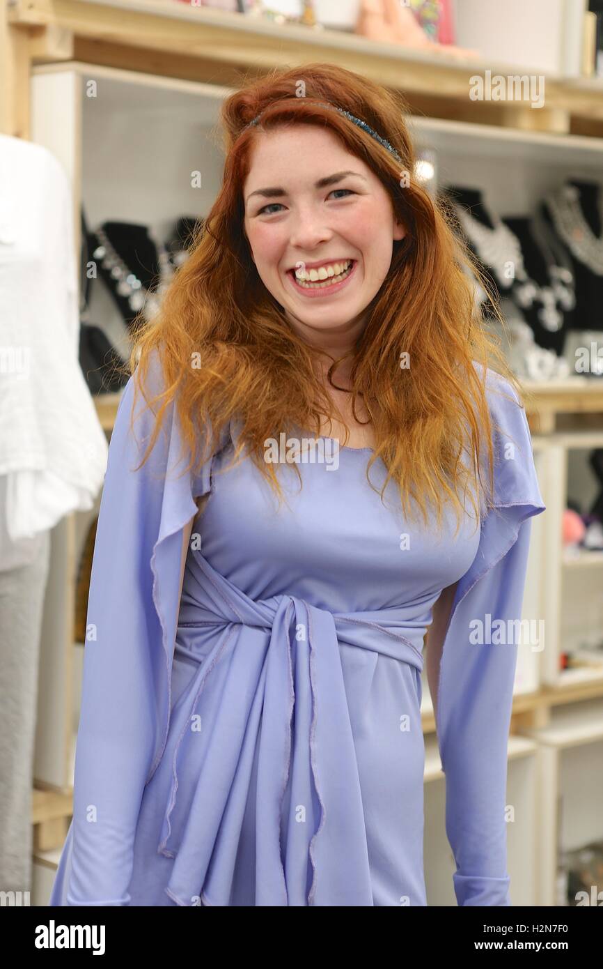 Modelling agency hi-res stock photography and images - Alamy