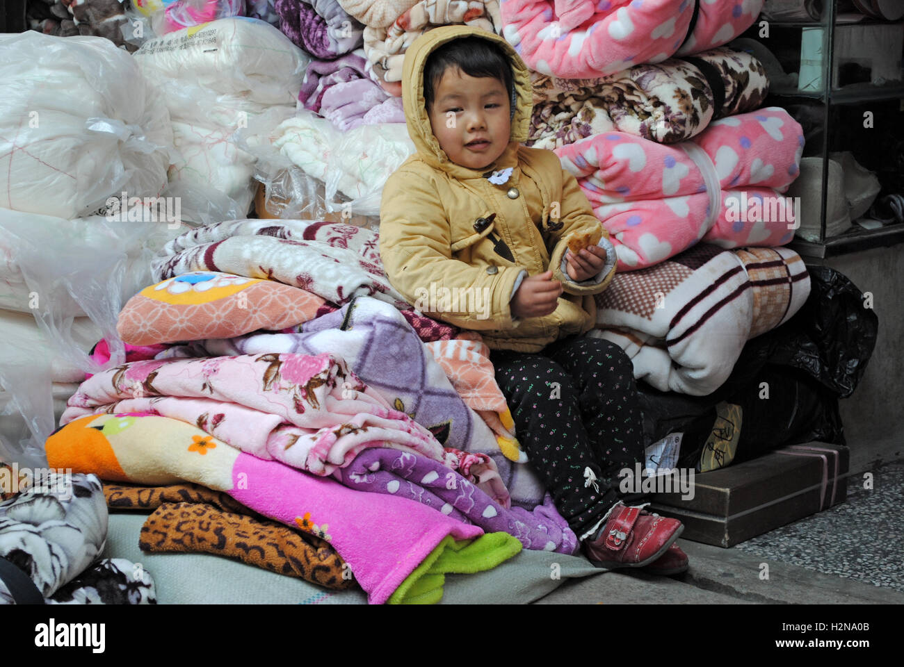 Chinese poor girl hi-res stock photography and images - Alamy