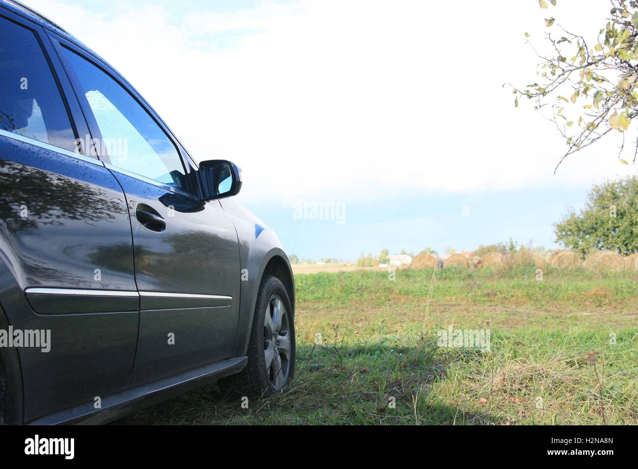 Black car side mirror rain hi-res stock photography and images - Alamy