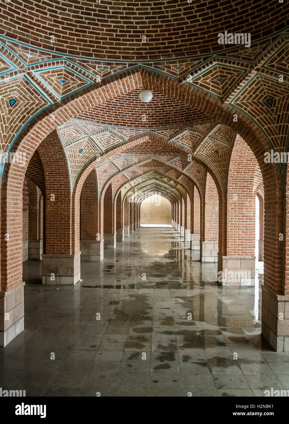 Arches in the Blue Mosque in winter in Tabriz, Iran Stock Photo - Alamy