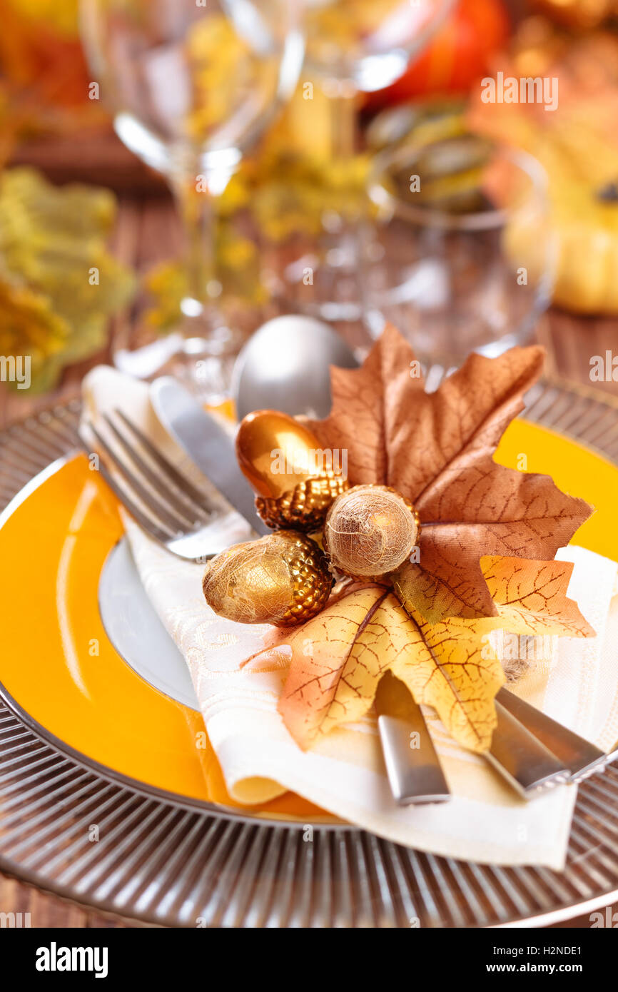 Thanksgiving cutlery setting festive hi-res stock photography and ...