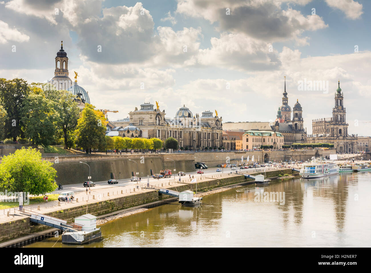 DRESDEN, GERMANY - AUGUST 22: Tourists at the promenade of the river ...