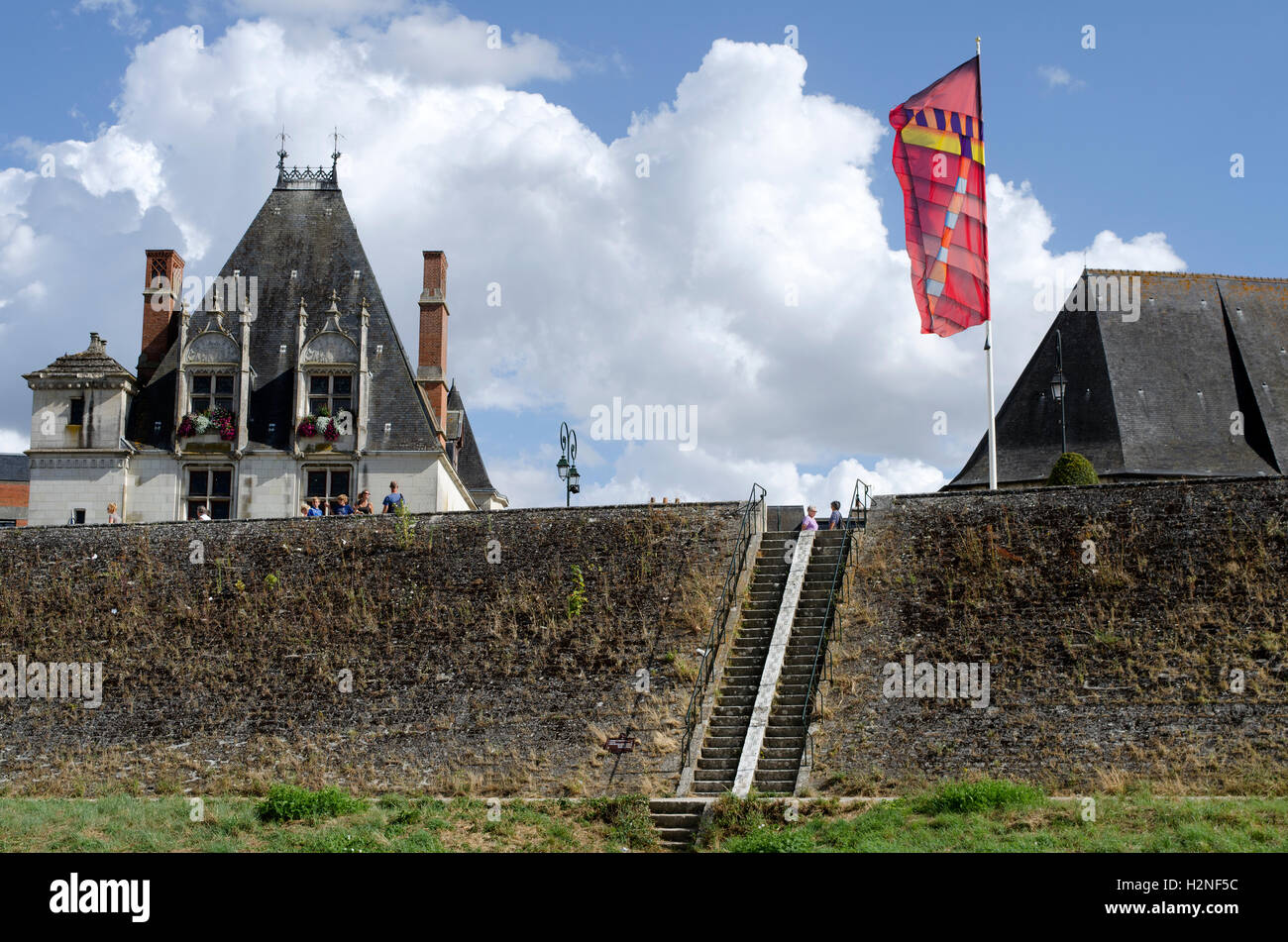 Flood defence embankment hi-res stock photography and images - Alamy