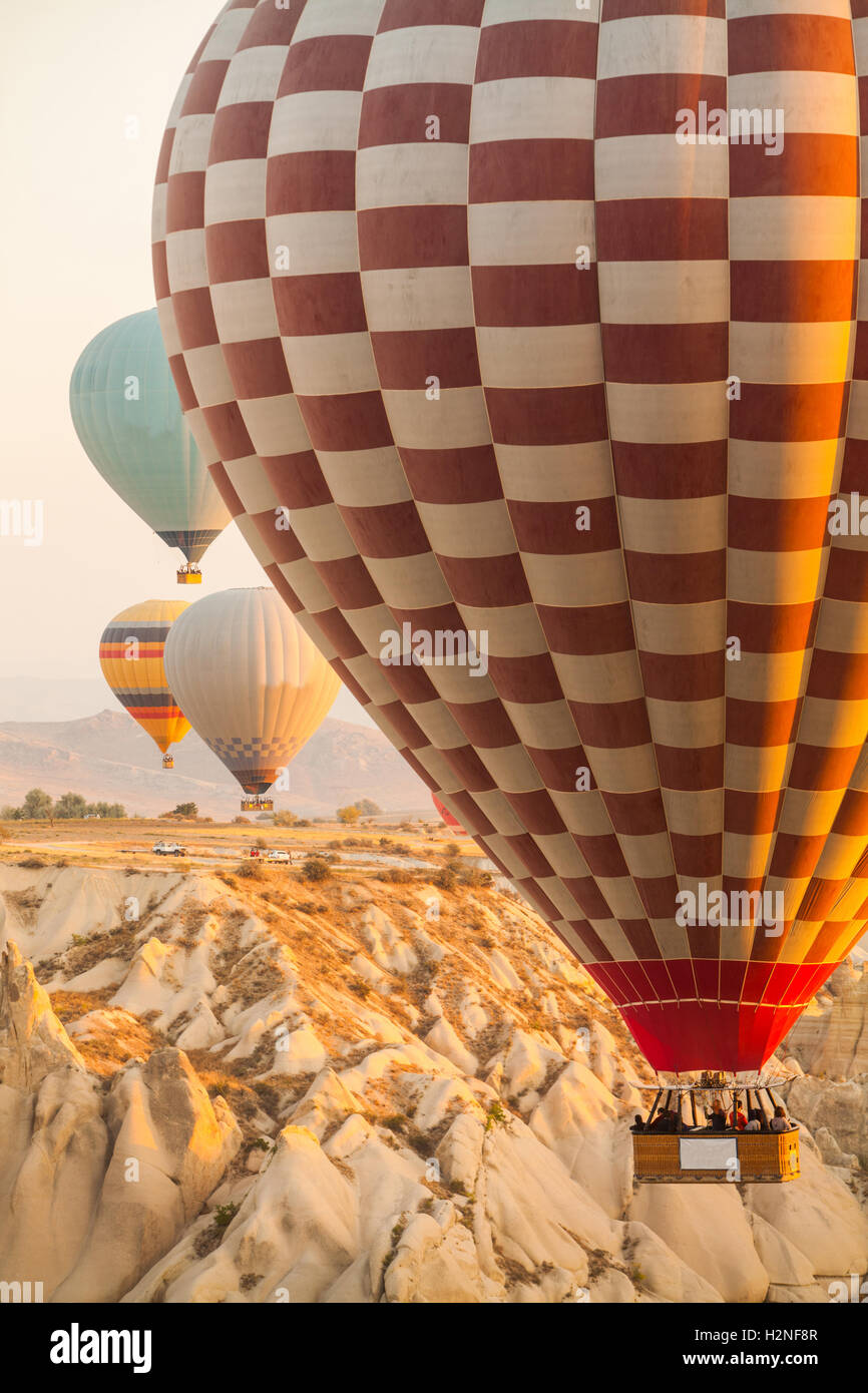 Hot air balloon turkey people hi-res stock photography and images - Alamy