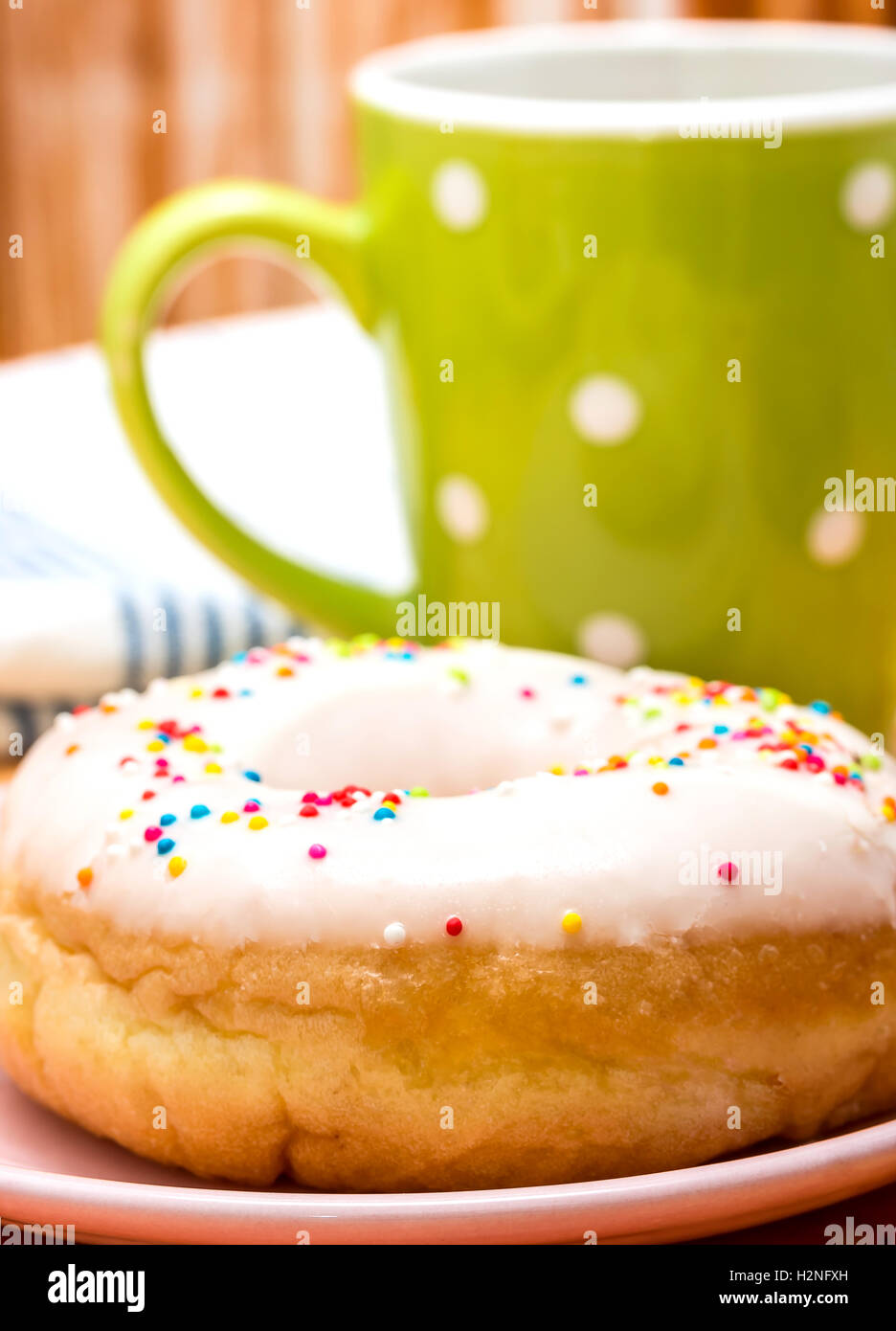 Doughnuts and coffee hi-res stock photography and images - Alamy