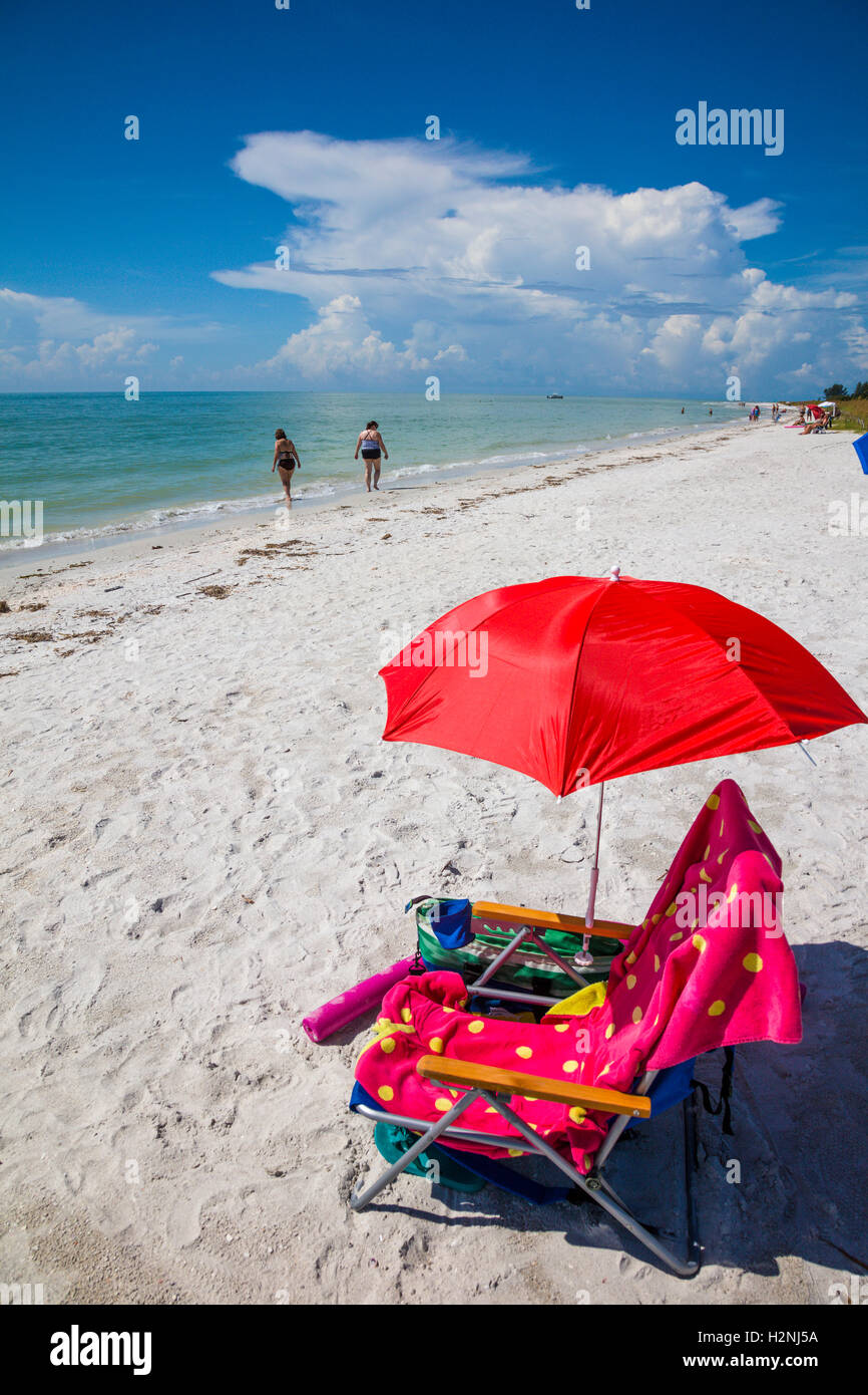 Florida beach with beach chair hi-res stock photography and images - Alamy