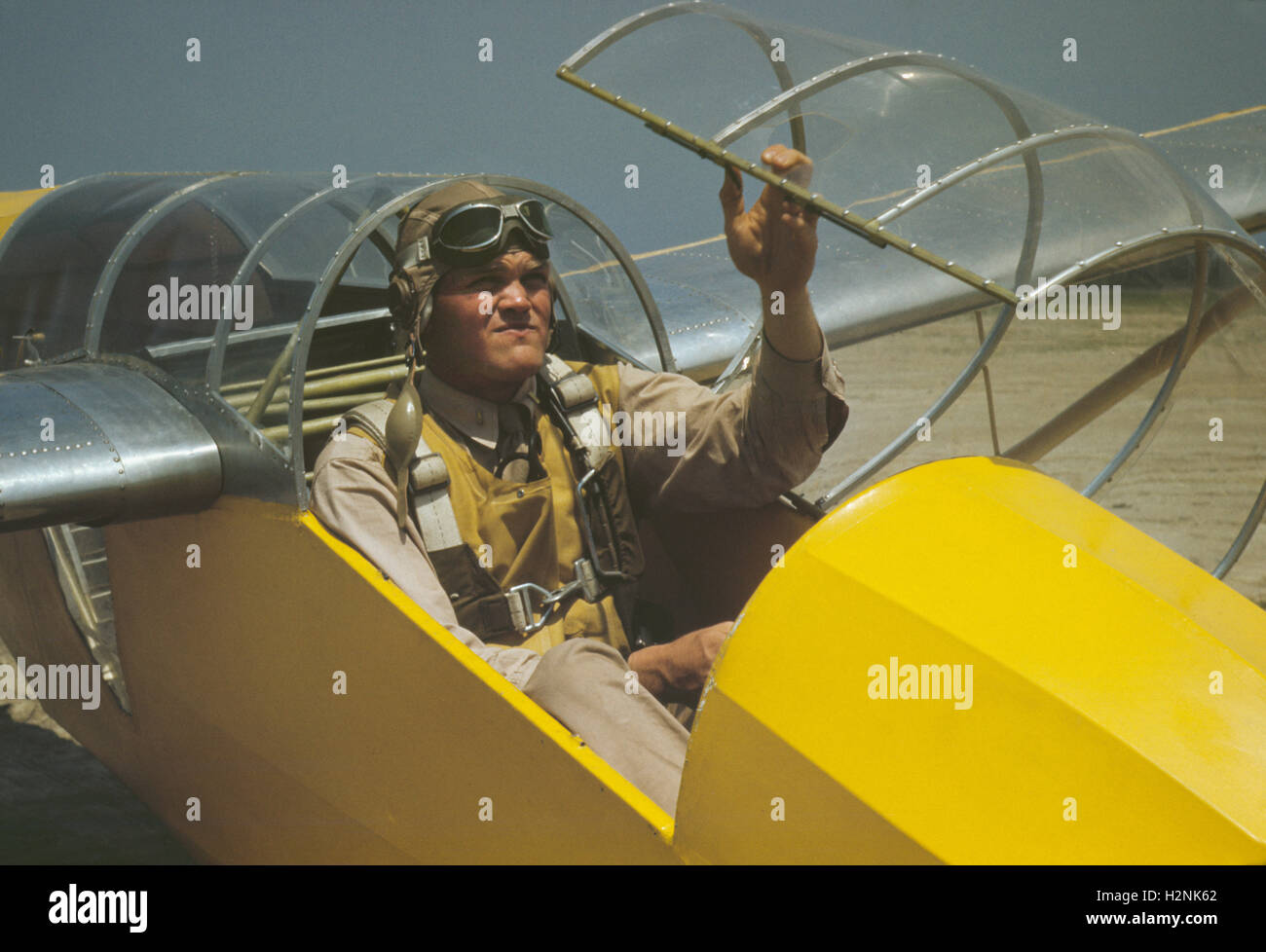 Wwii glider hi-res stock photography and images - Alamy