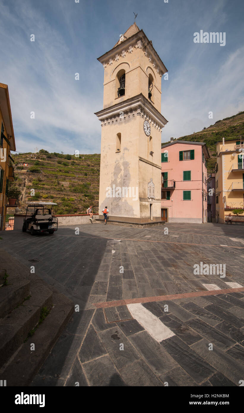 The main square in Manarola, Piazza Papa Innocenzo, Manarola, Cinque ...