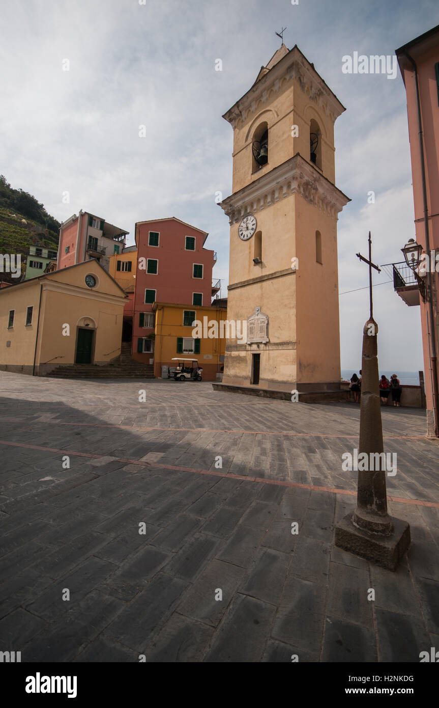 The main square in Manarola, Piazza Papa Innocenzo, Manarola, Cinque ...