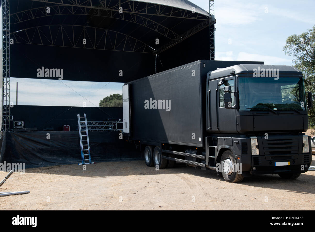 Stage truck hi-res stock photography and images - Alamy