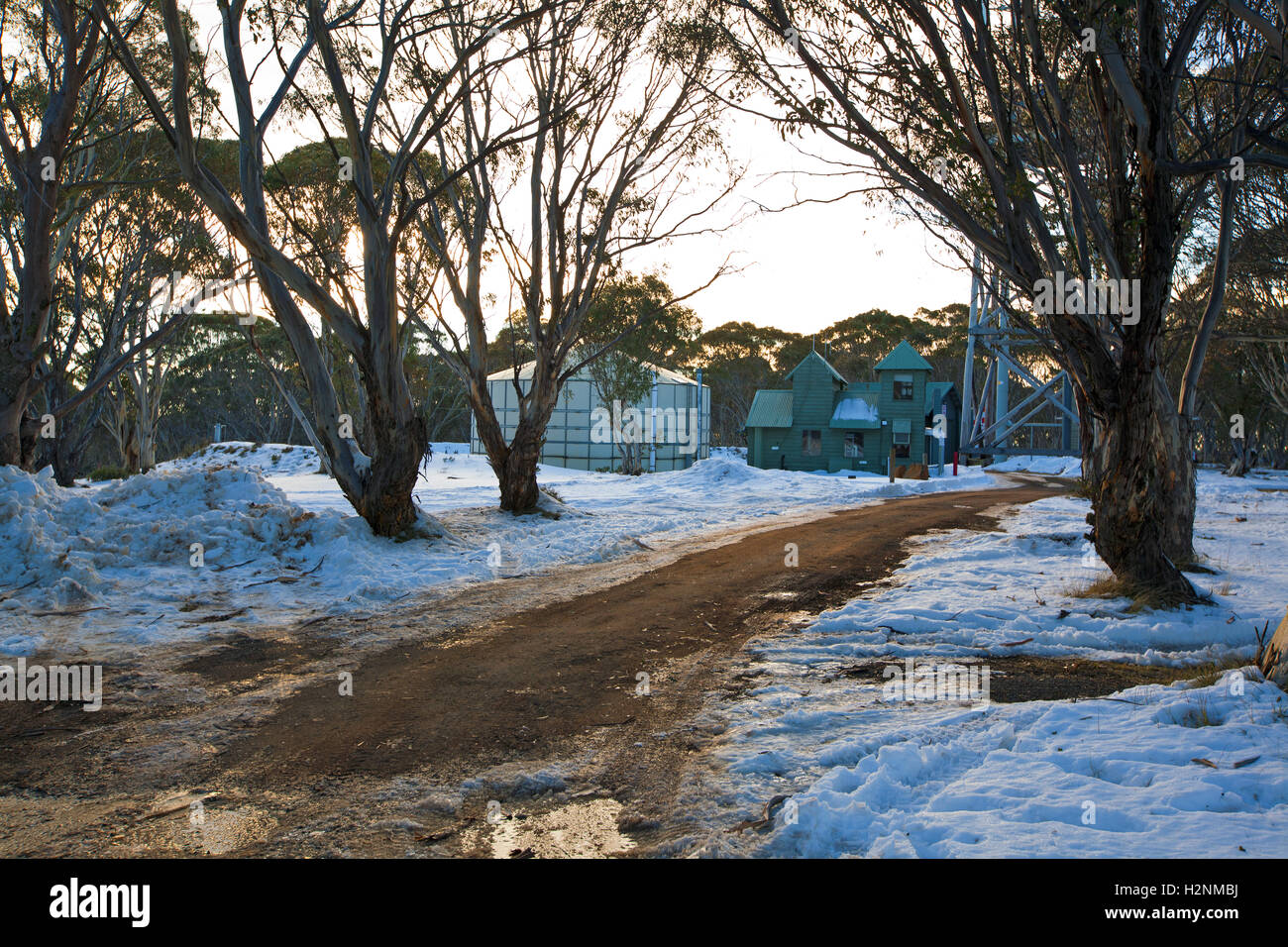 Chalet winter dinner hi-res stock photography and images - Alamy