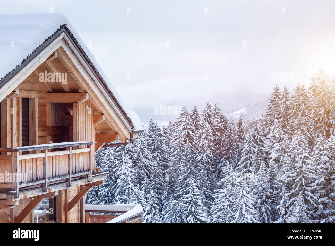 Chalet hi-res stock photography and images - Alamy