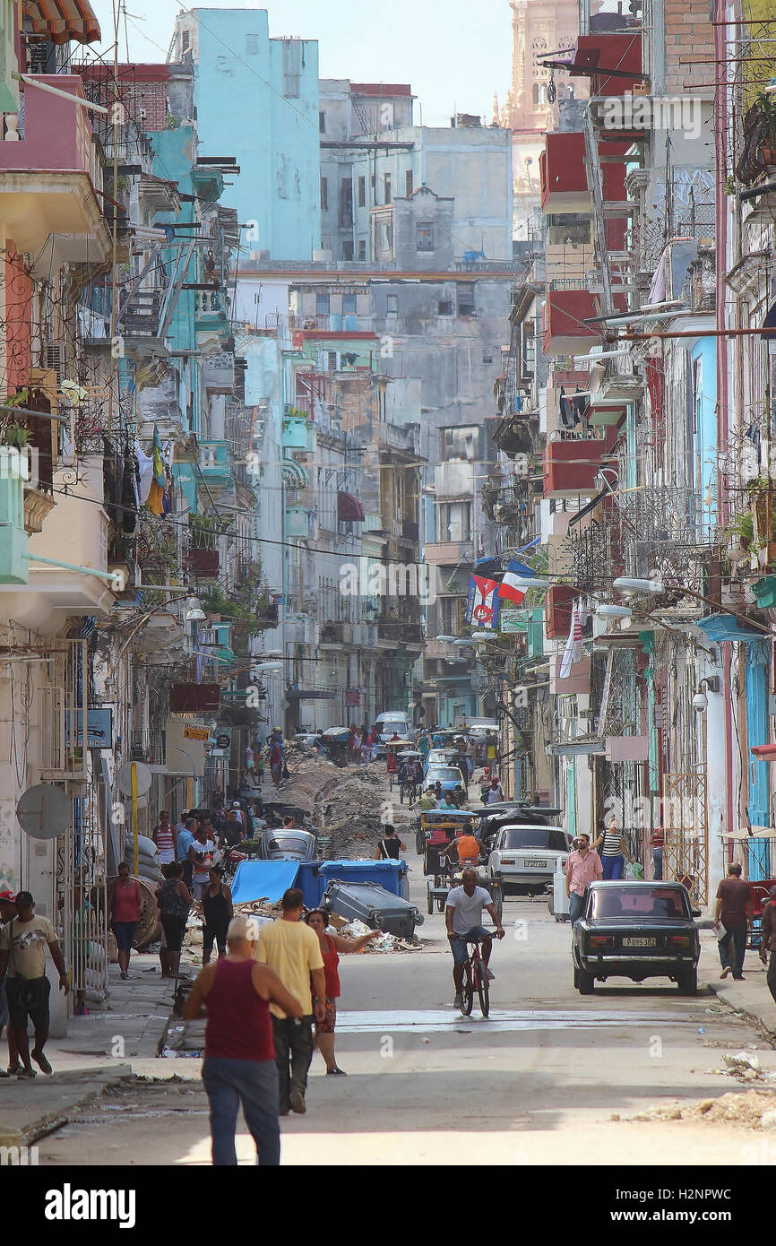 Busy street scene flags architecture hi-res stock photography and ...