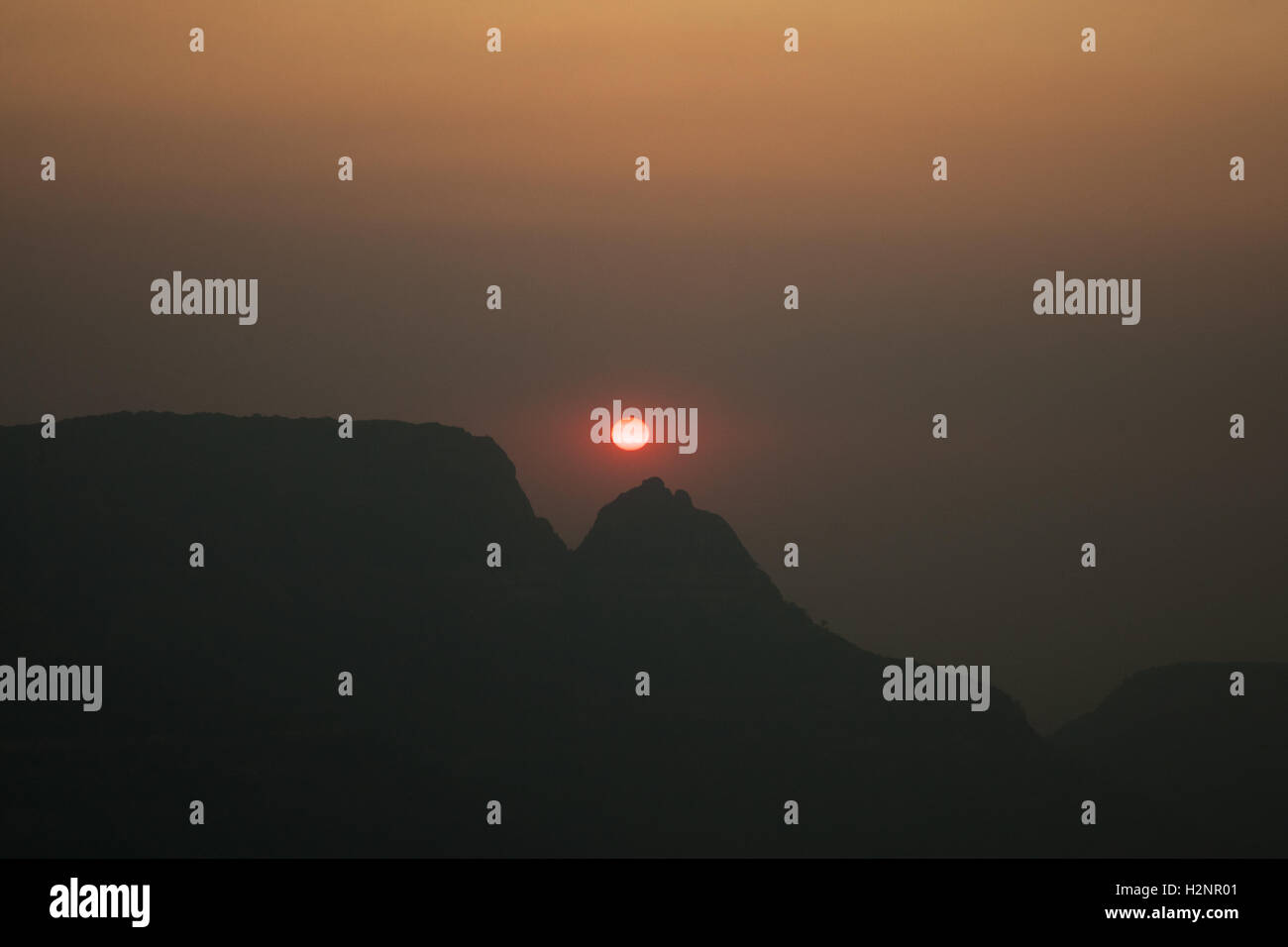 Sunset at the famous Sunset point in Matheran picnic spot tourist ...