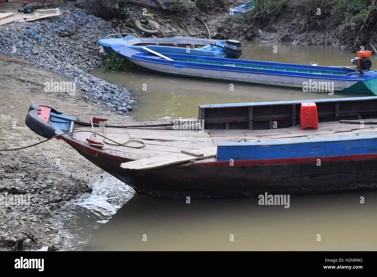 traditional asian fishing boat in river, vietnam Stock Photo - Alamy