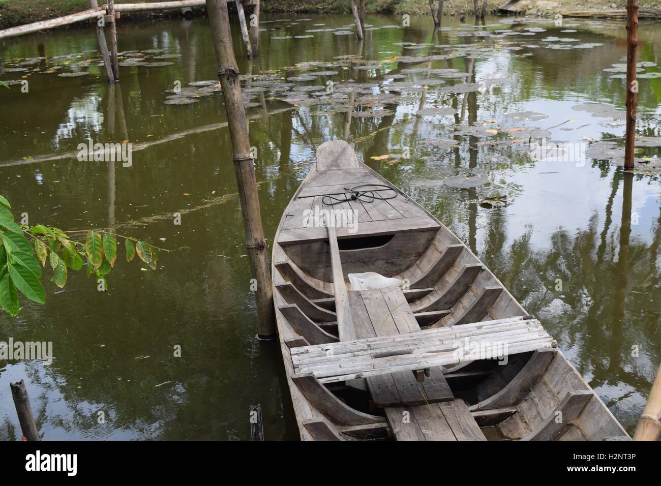 Asian fishing hi-res stock photography and images - Alamy