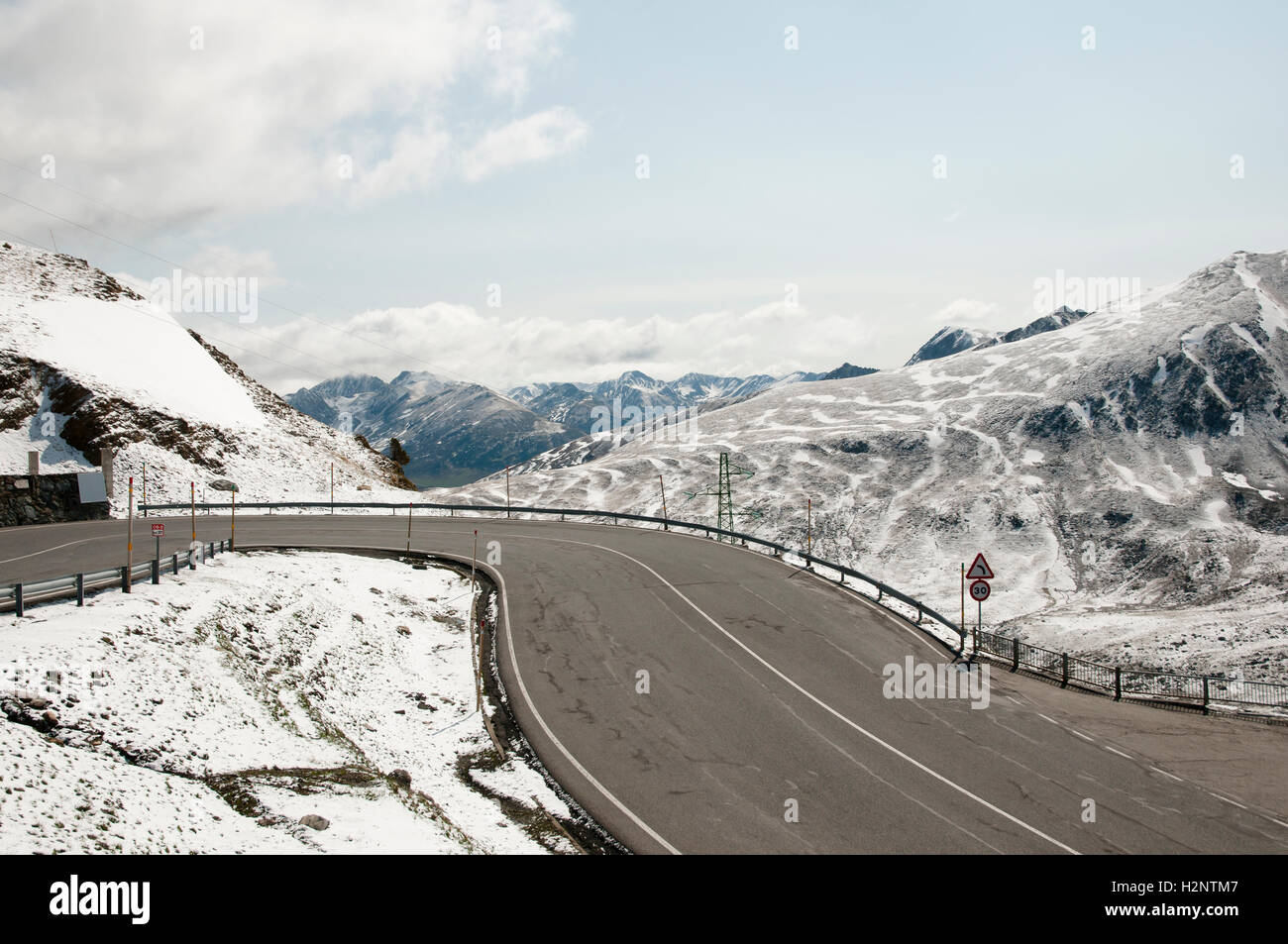 Pyrenees spain sky hi-res stock photography and images - Alamy