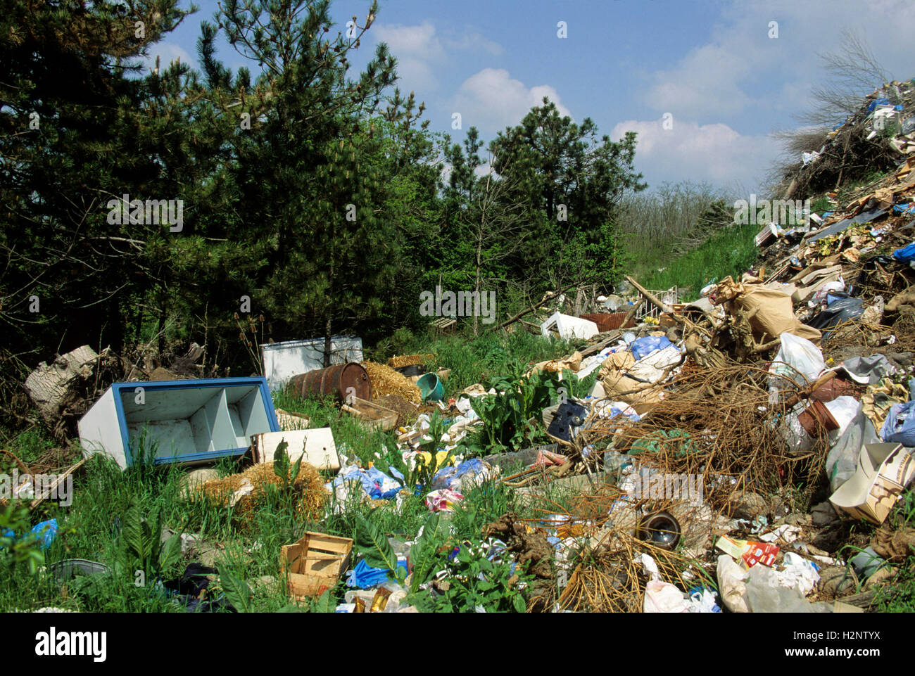 Dump tips hi-res stock photography and images - Alamy