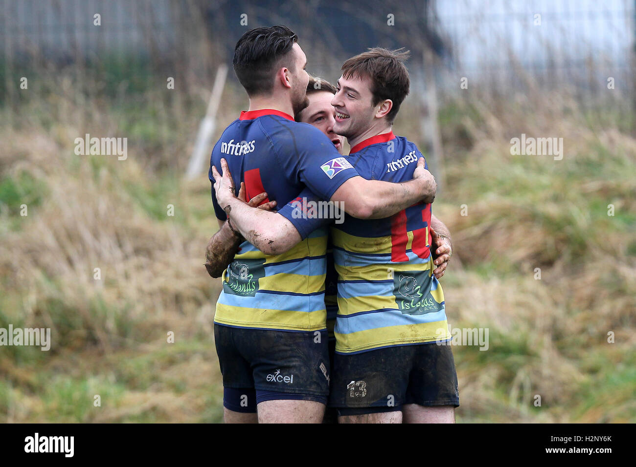 Coopers go over for the first try of the game and celebrate - Old ...