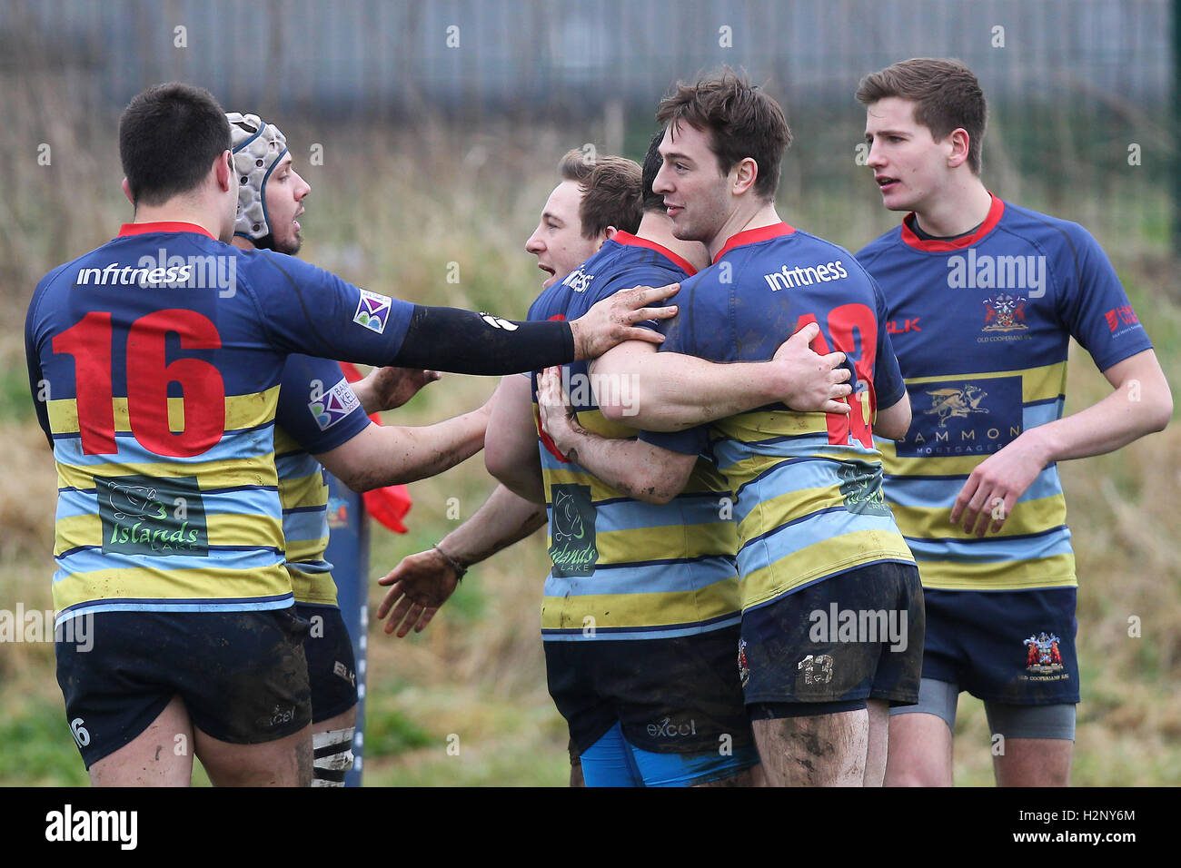 Coopers go over for the first try of the game and celebrate - Old ...