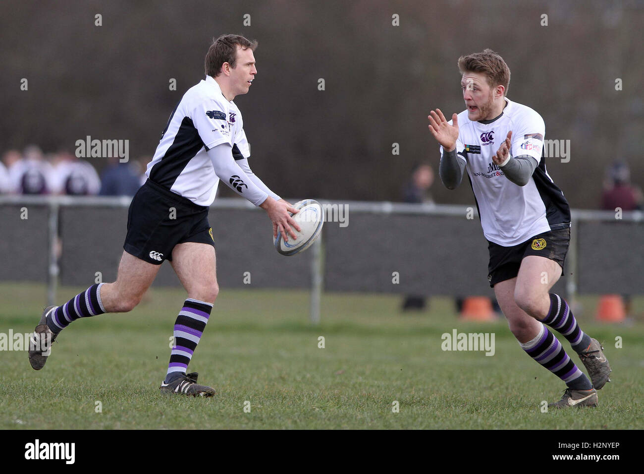 Romford & Gidea Park make a pass - Romford & Gidea Park RFC vs Ruislip ...