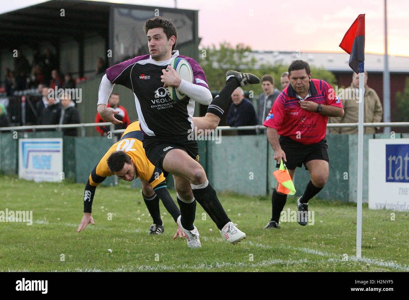 Thurrock rfc player hi-res stock photography and images - Alamy