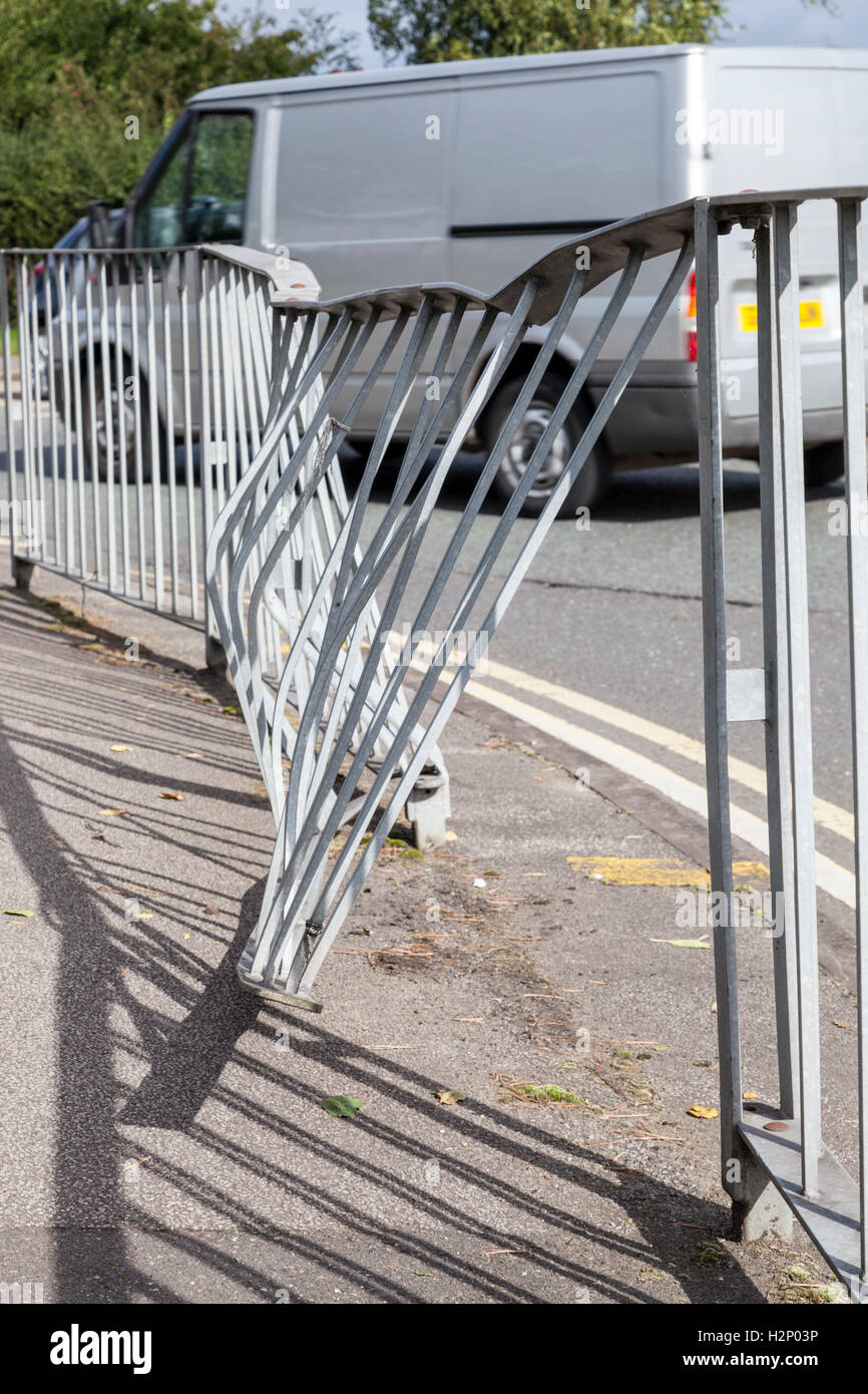 Guardrail hi-res stock photography and images - Alamy