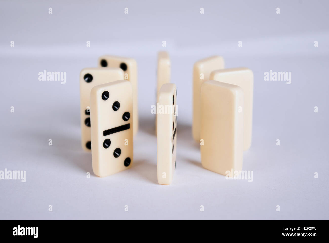 Row circle hi-res stock photography and images - Alamy