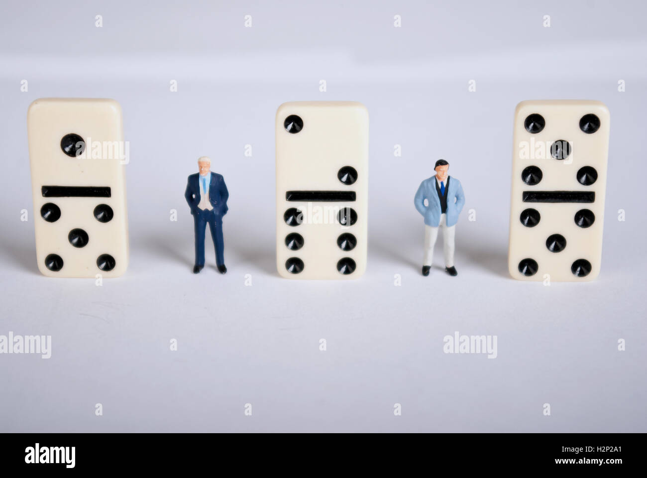 Two cubes black and white hi-res stock photography and images - Alamy