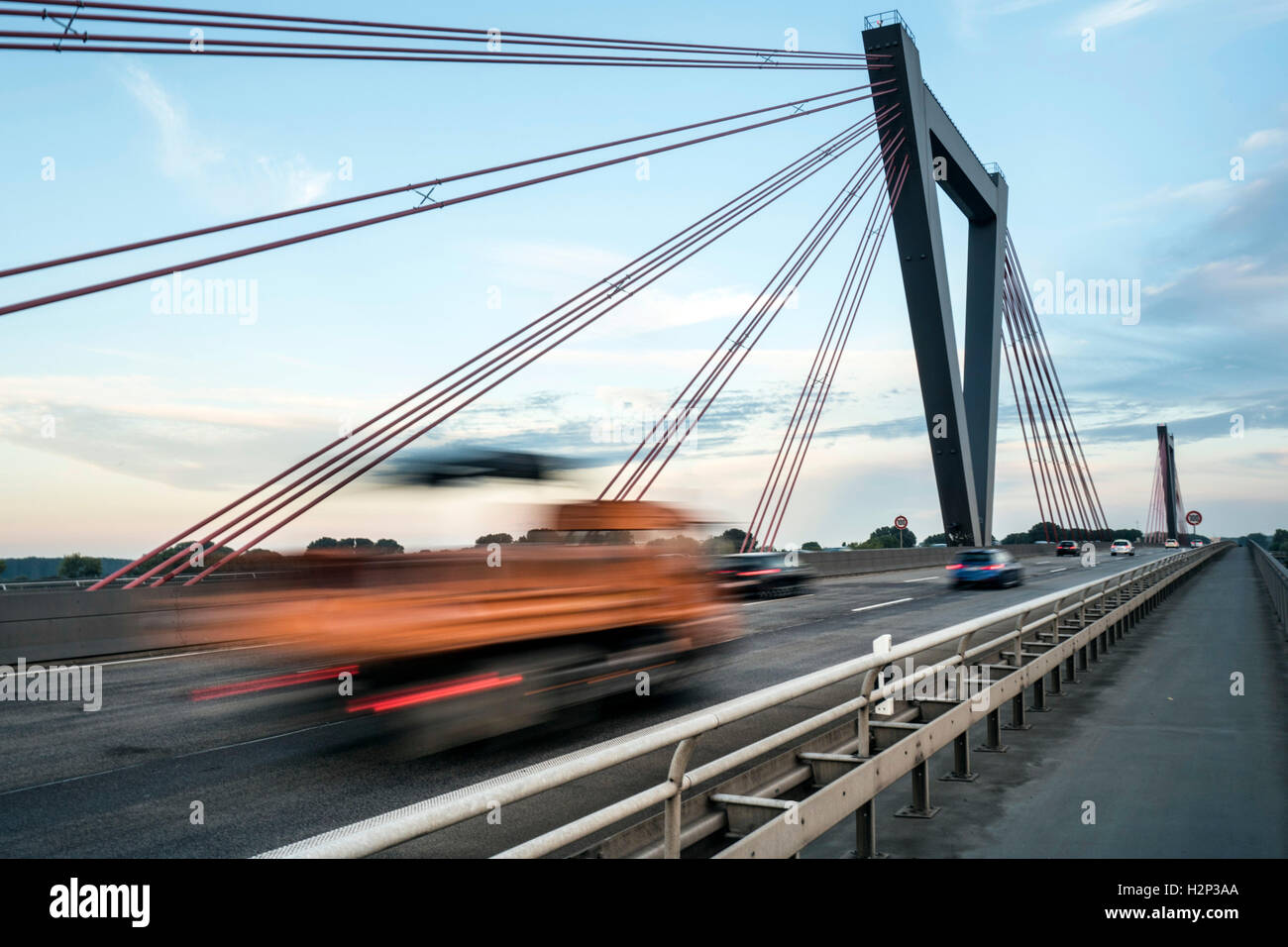 Pedestrian walkway on the chain bridge hi-res stock photography and ...