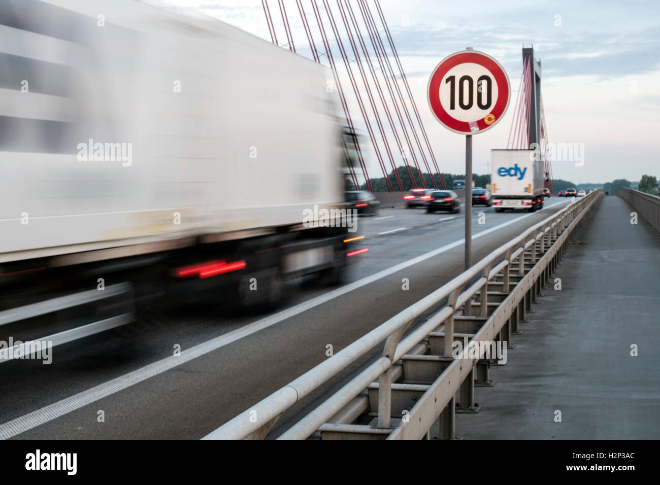 Autobahn speed limit sign hi-res stock photography and images - Alamy