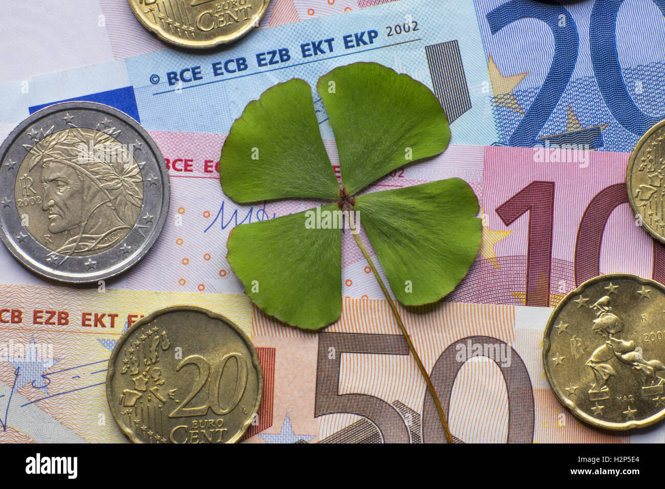 Clover shape hi-res stock photography and images - Alamy