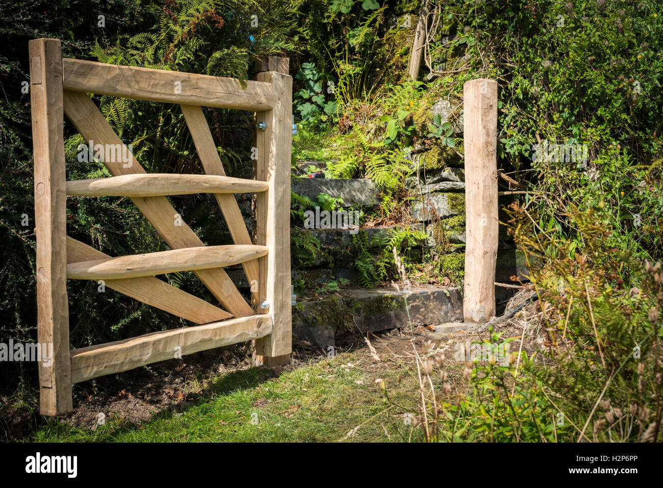 Rustic gate hi-res stock photography and images - Alamy